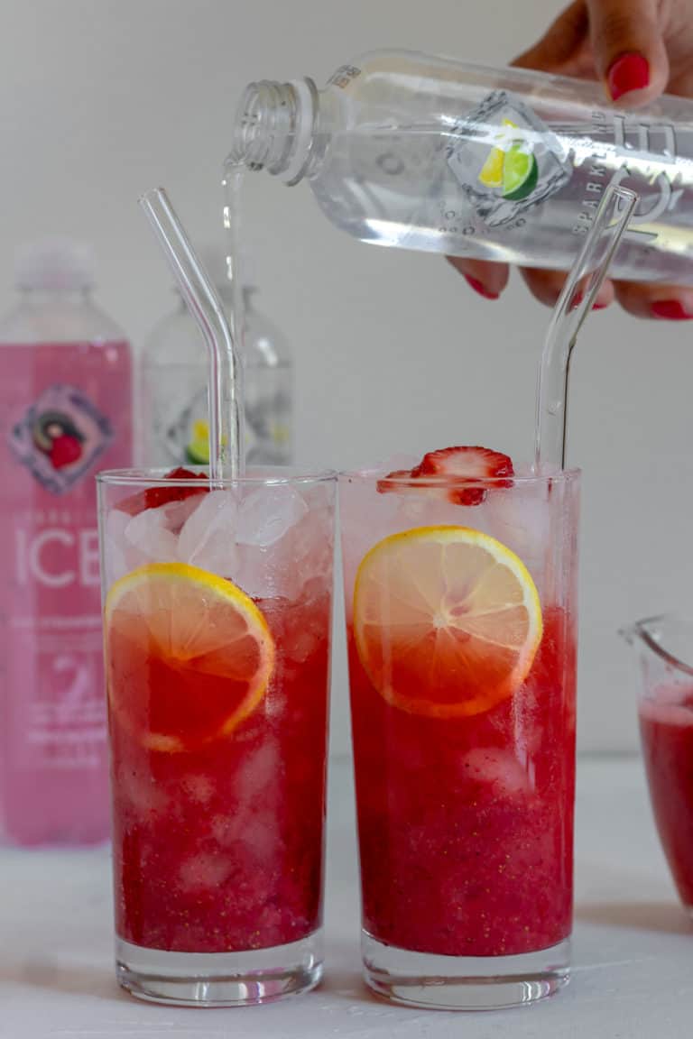 Skinny Sparkling Strawberry Vodka Cocktails - Baked Ambrosia